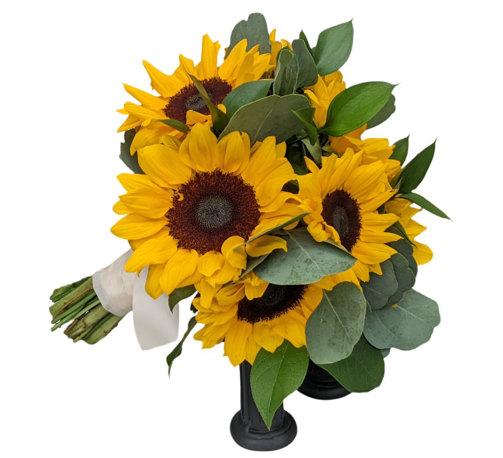 Rustic Sunflower Clutch Bouquet – Kremp Florist