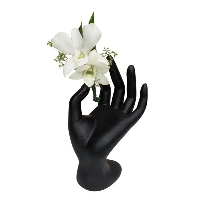 W6-3856 Free Spirit Boutonniere – Kremp Florist